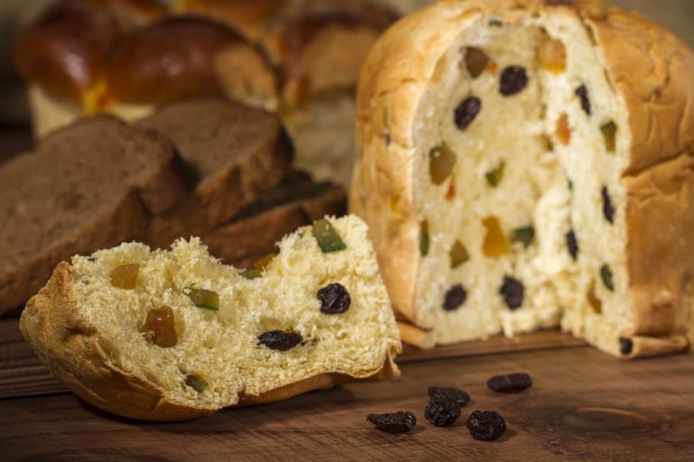a-brief-history-of-the-italian-christmas-cake-panettone-essential-italy
